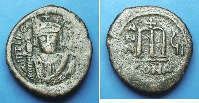TIBERIUS II CONSTANTINE AE FOLLIS Description: Dat ...